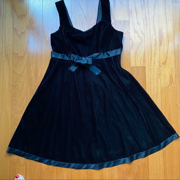 r wear for Rampage | Dresses | Satin Trimmed Holiday Velvet Empire ...